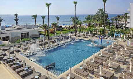 Where is hot in April | Perfect destinations for hot April holidays ...