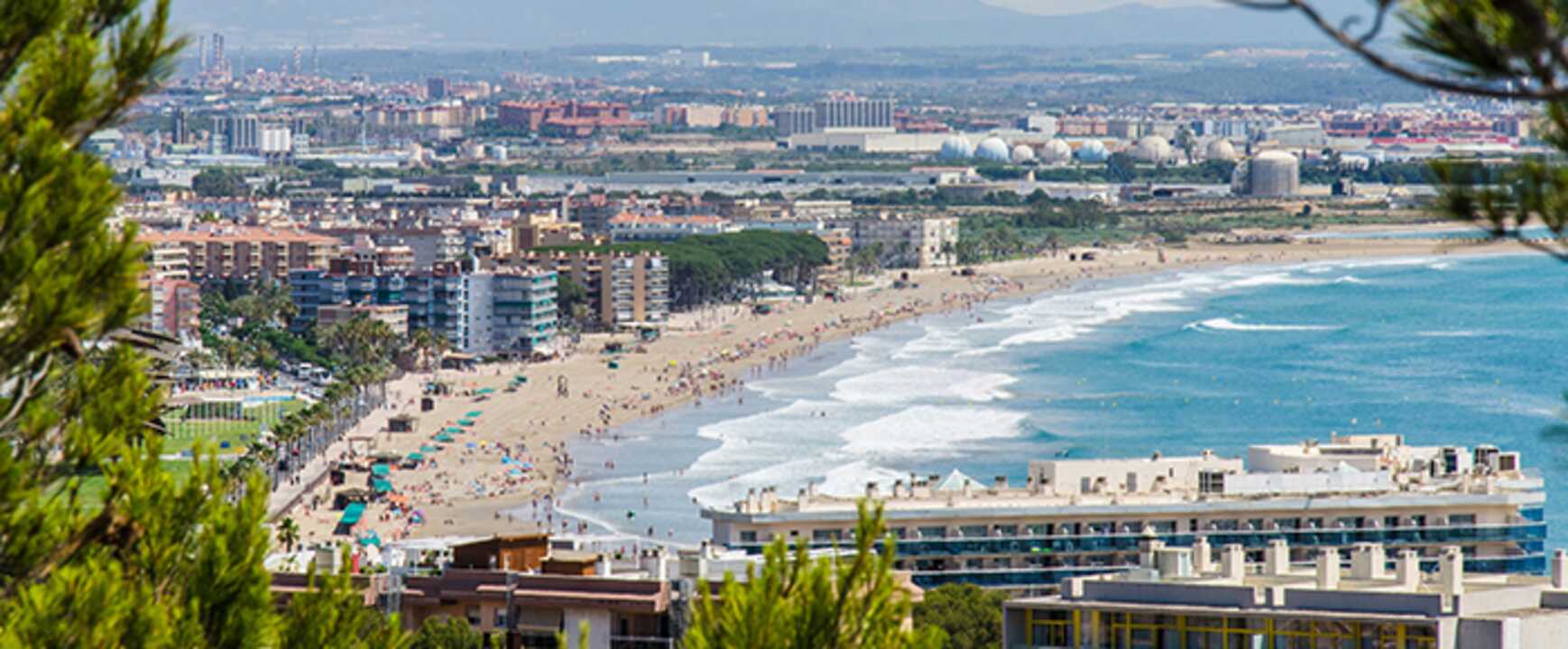 Cheap holidays to La Pineda | On the Beach